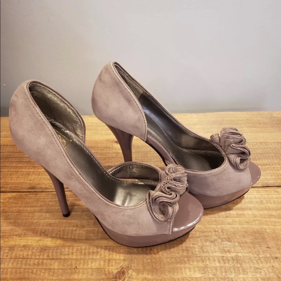 Shoes | Dorsay Floral Open Toed Beige Platform Heels | Poshmark
